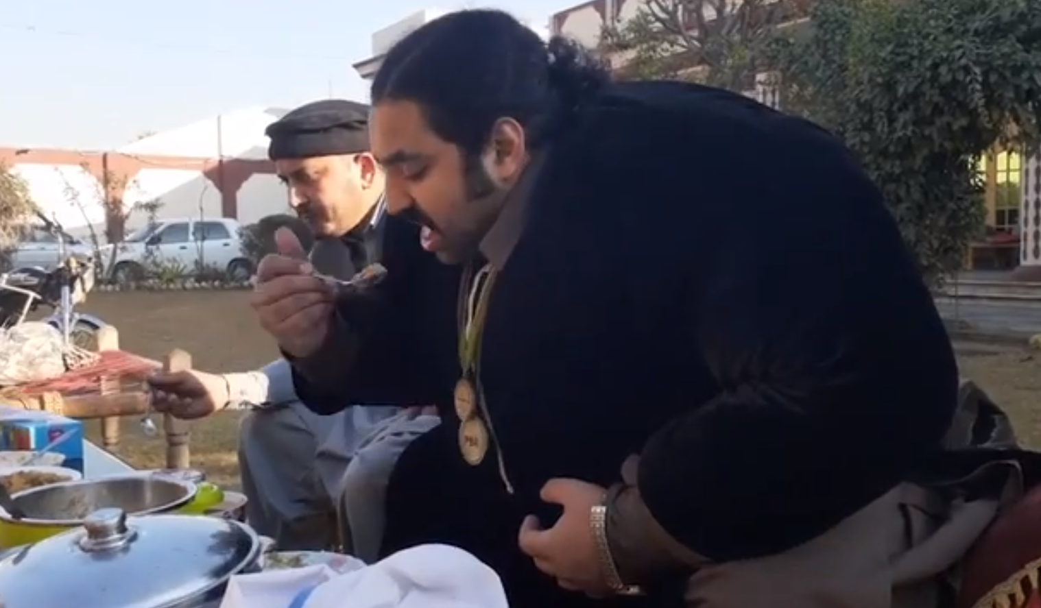900 POUND – The Savage Nation